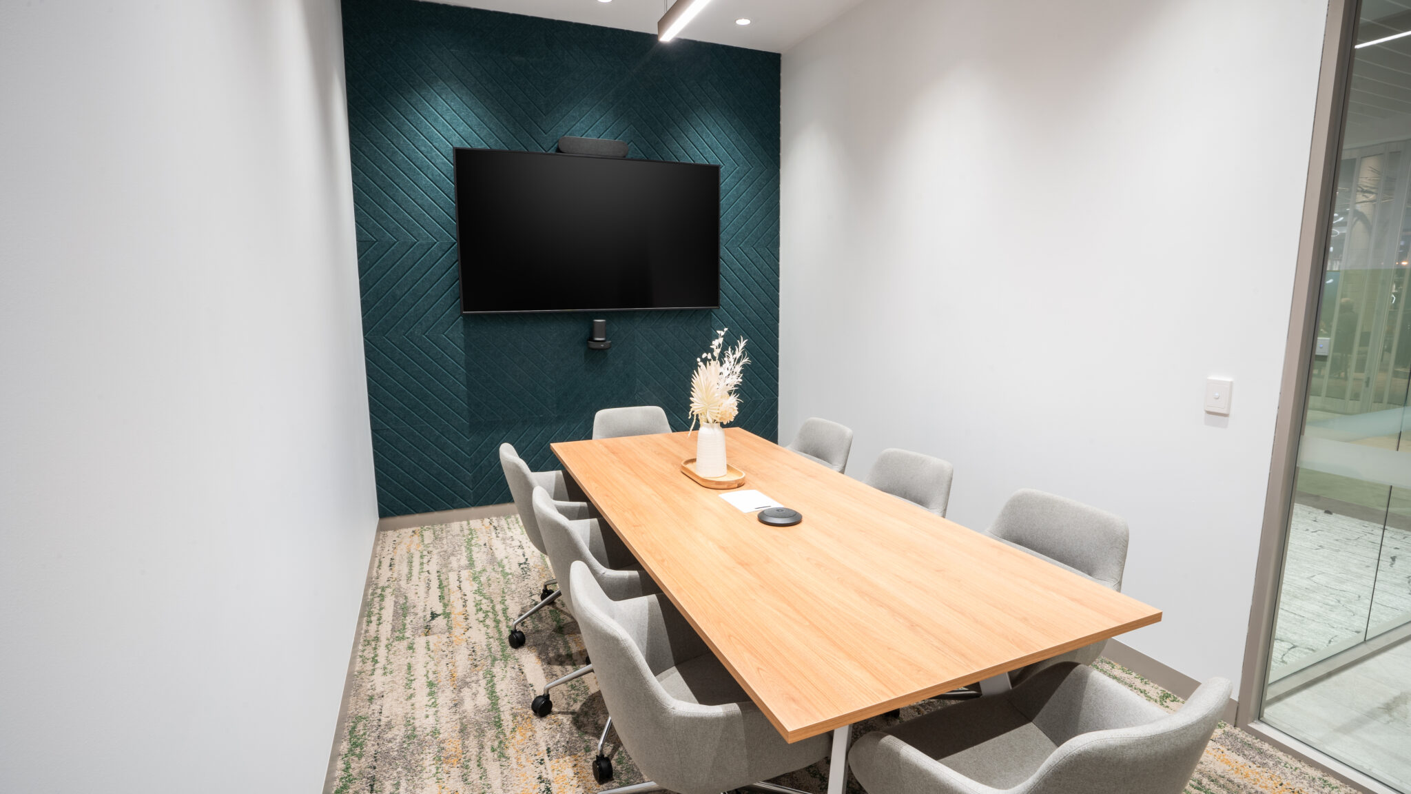 8-Person Meeting Rooms Hire | Junction Meeting Room